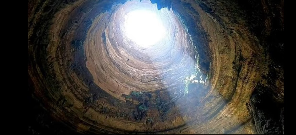 Qué descubrieron los investigadores que realizaron el primer descenso ...